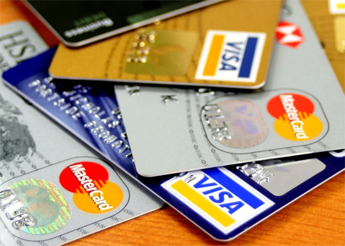 Choosing the Right Credit Card: A Comprehensive Guide to Types and Benefits